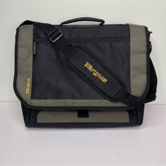 Targus | Office | Targus City Gear Laptop Bag Commuter Case Black Gray ...